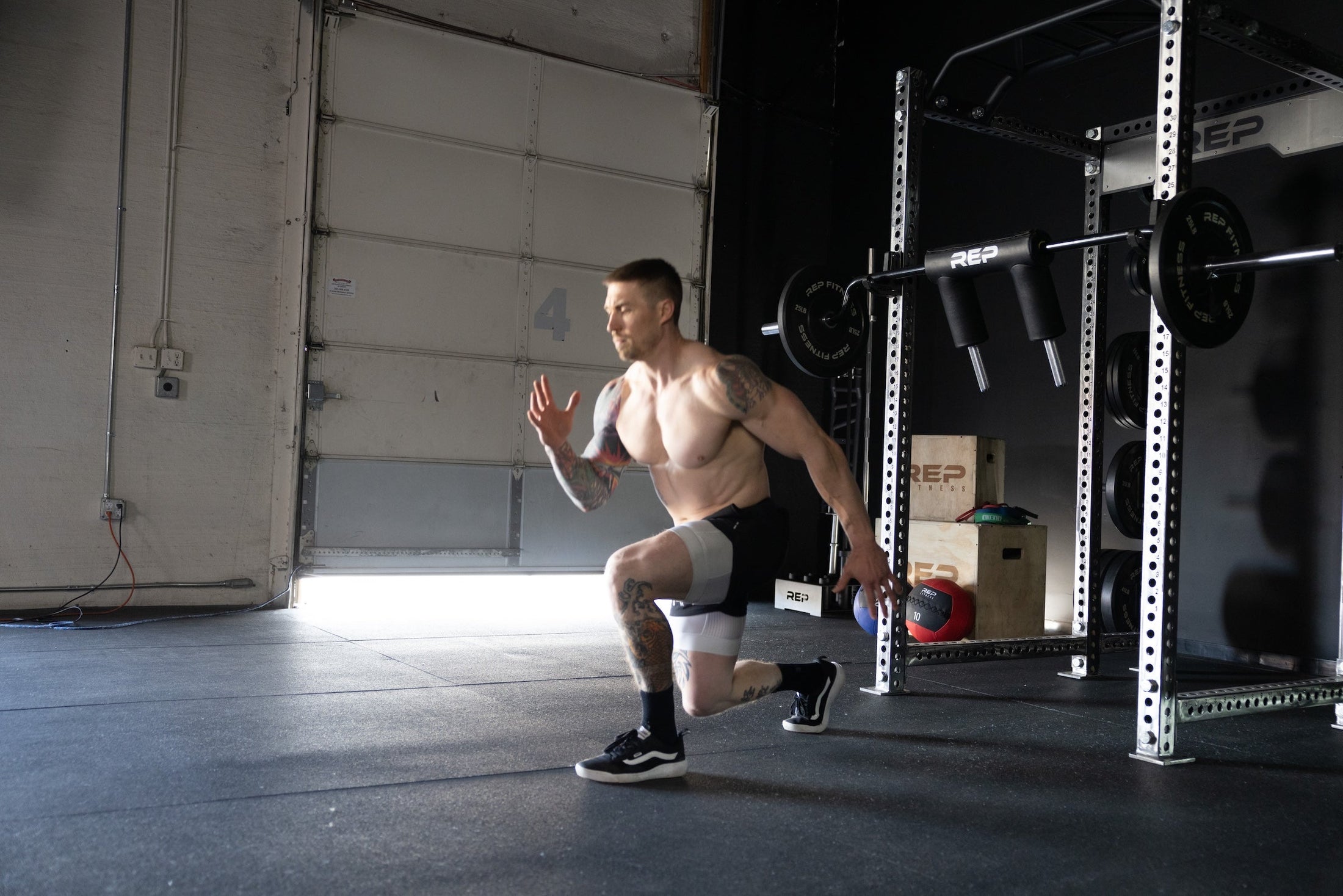 The Best Squat Alternatives for Bad Knees – REP Fitness